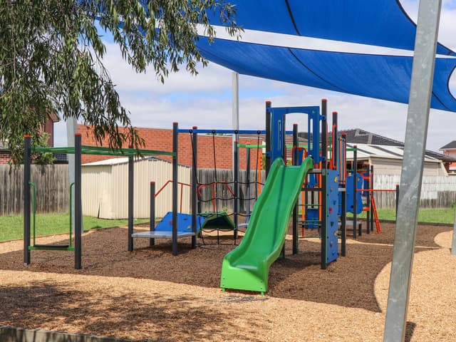 Movelle Primary School Playground Project | adventure+